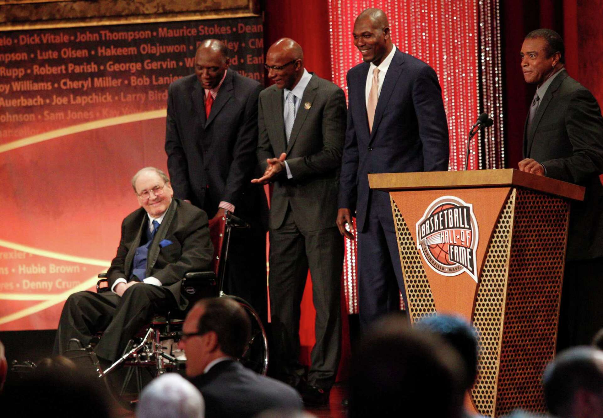 Former UH coach Guy V. Lewis finally enshrined in Hall of Fame