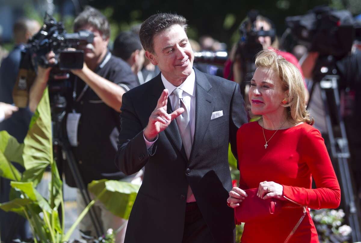 Former UH coach Guy V. Lewis finally enshrined in Hall of Fame