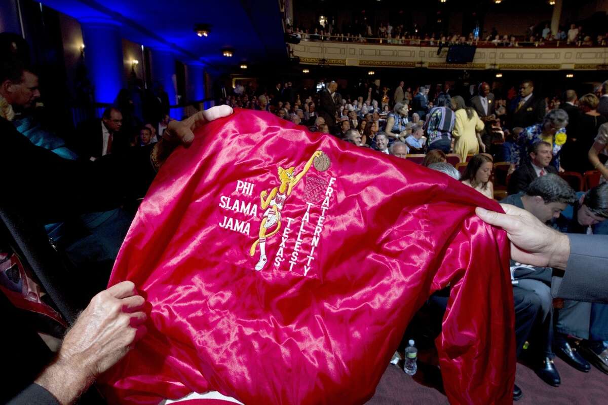 Former UH coach Guy V. Lewis finally enshrined in Hall of Fame