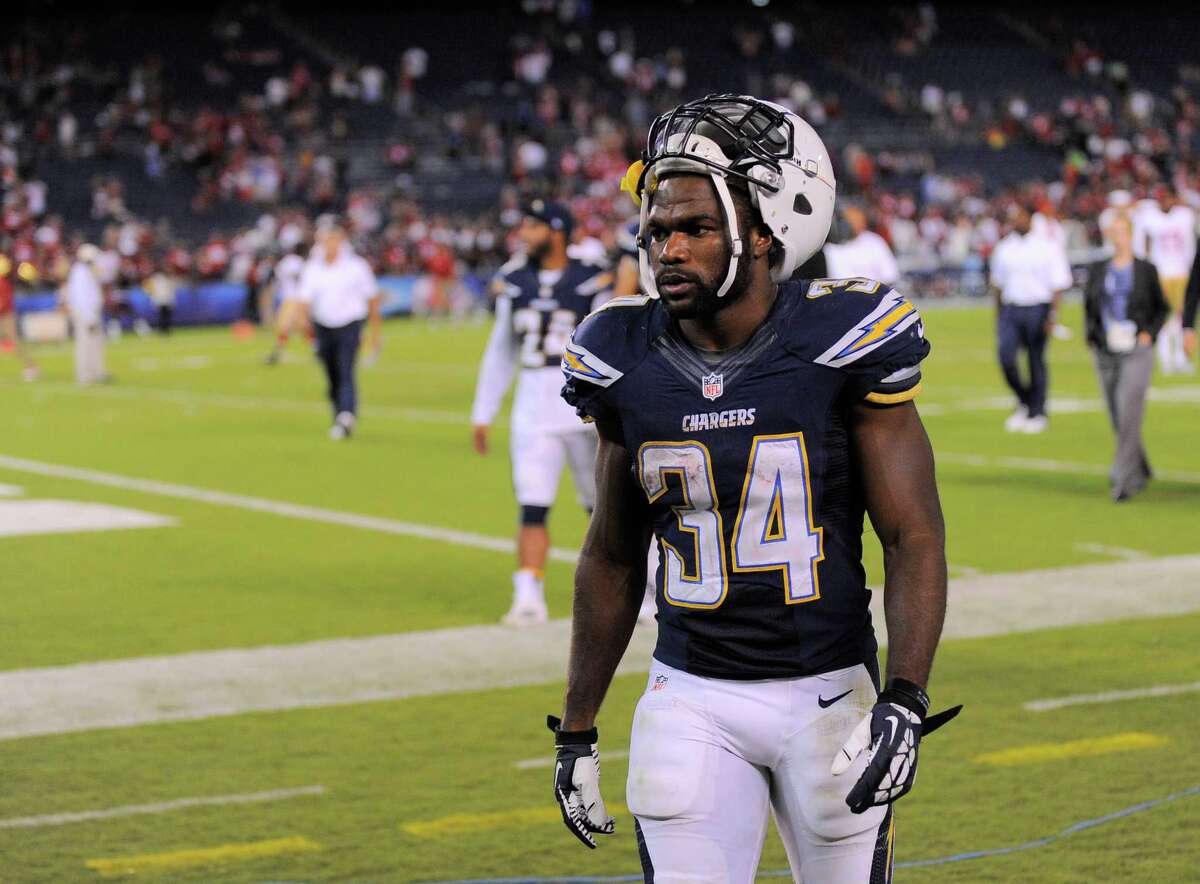 Whittaker's NFL career begins against hometown team