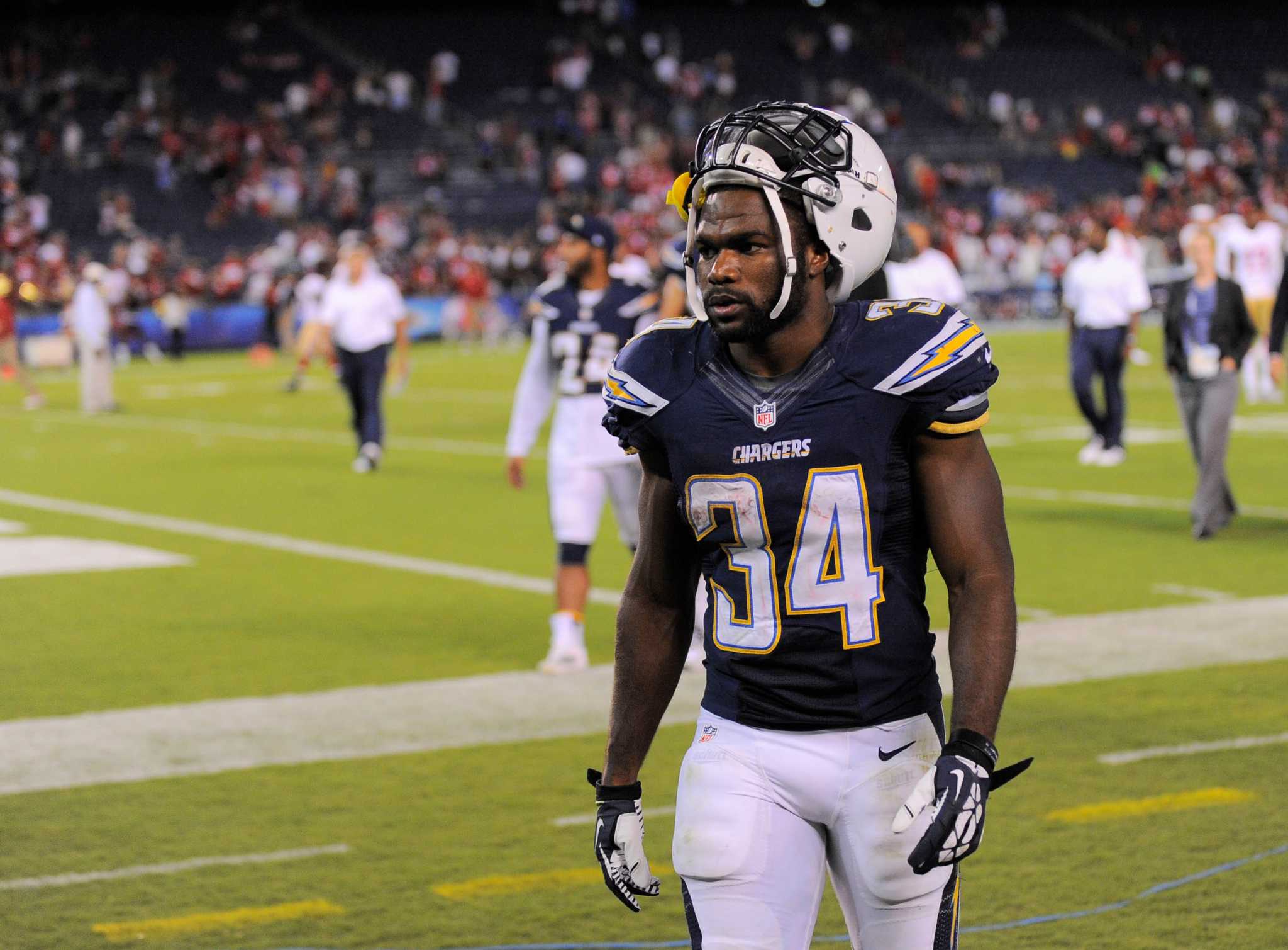 Whittaker's NFL career begins against hometown team