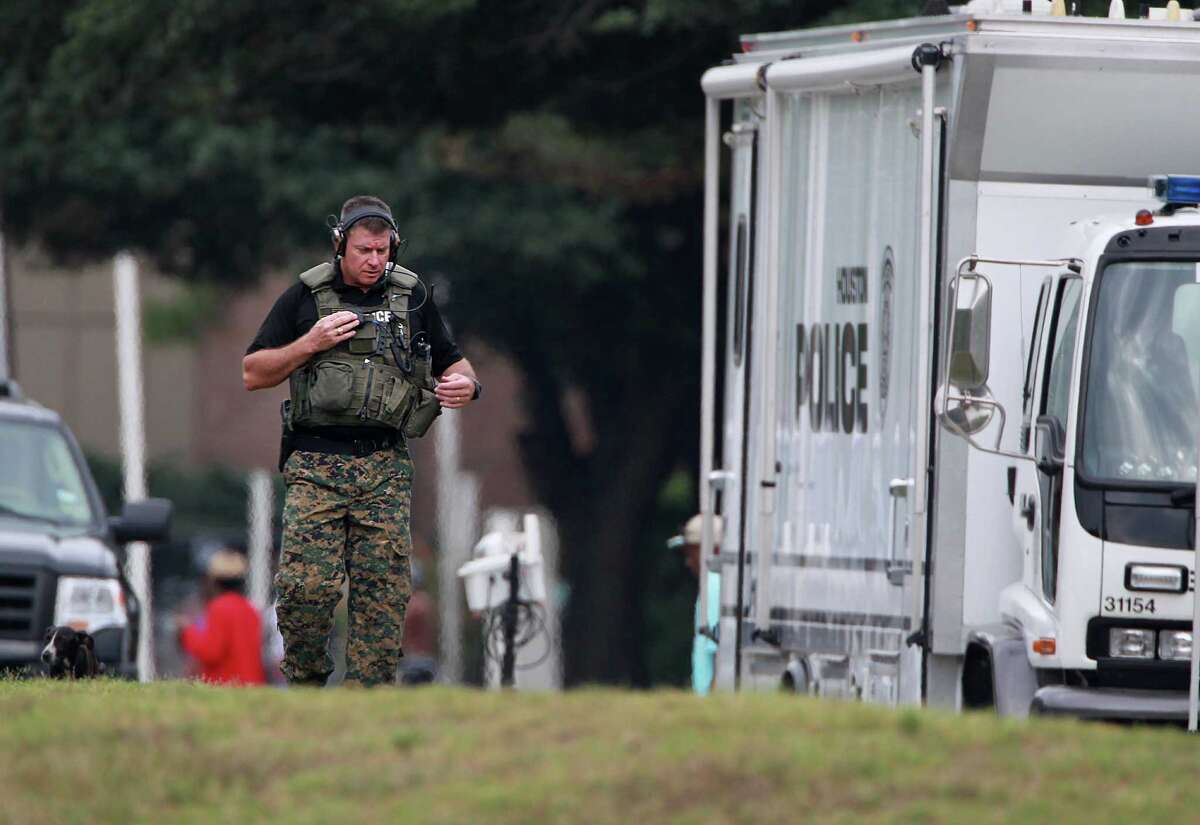 Armed man yelling 'I am 666' leads to SWAT scene in NW Houston