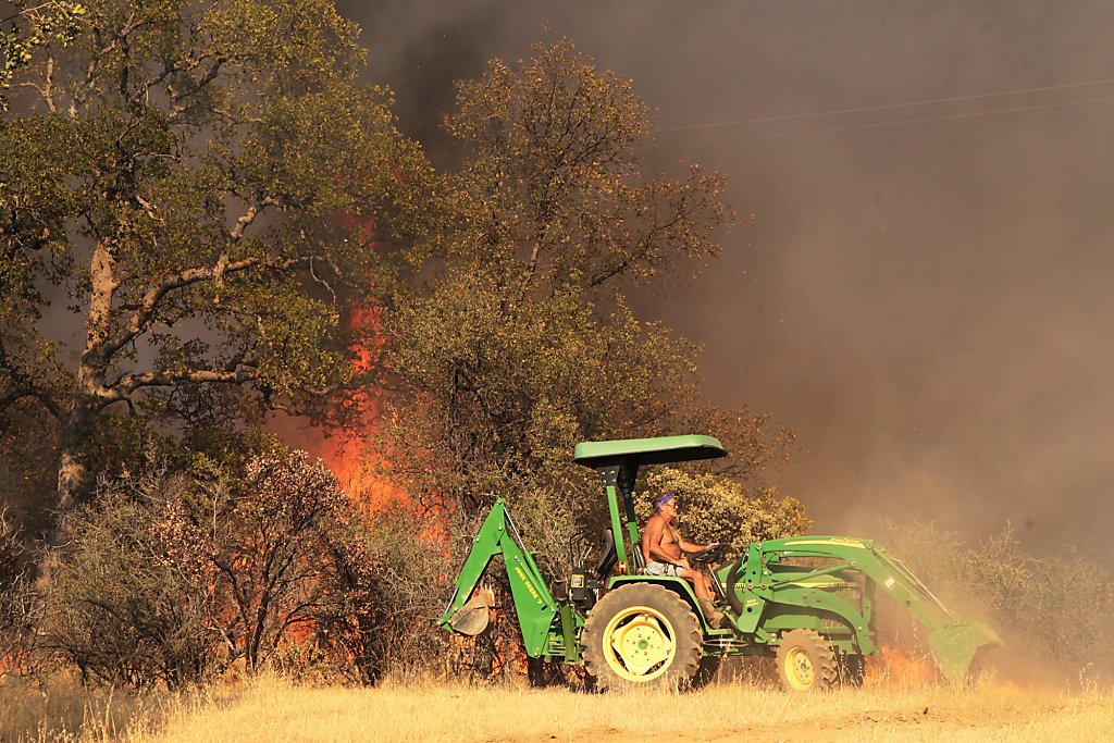 Shasta fire surrounded after wiping out 30 homes