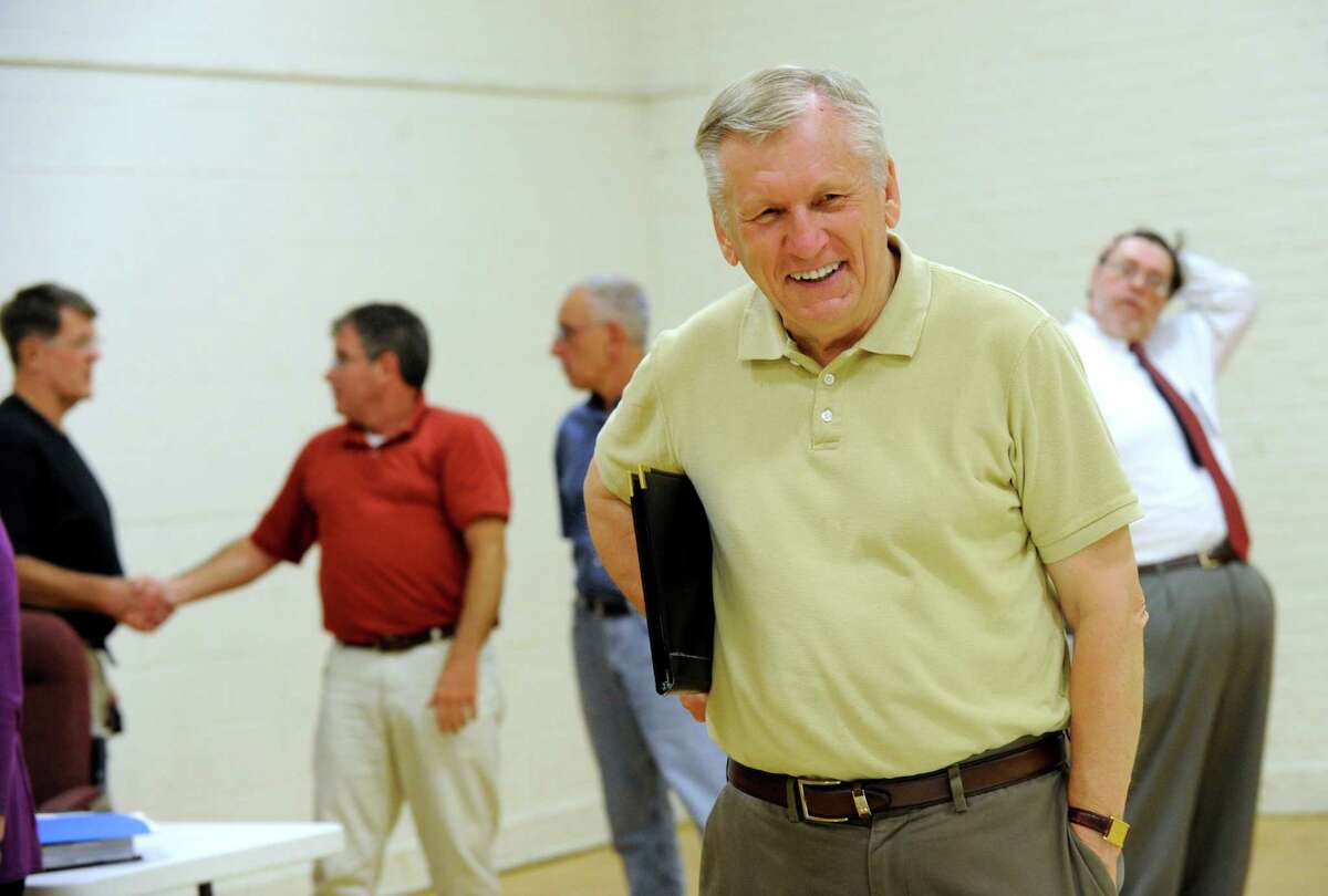 Szatkowski, Duff win Bethel primary