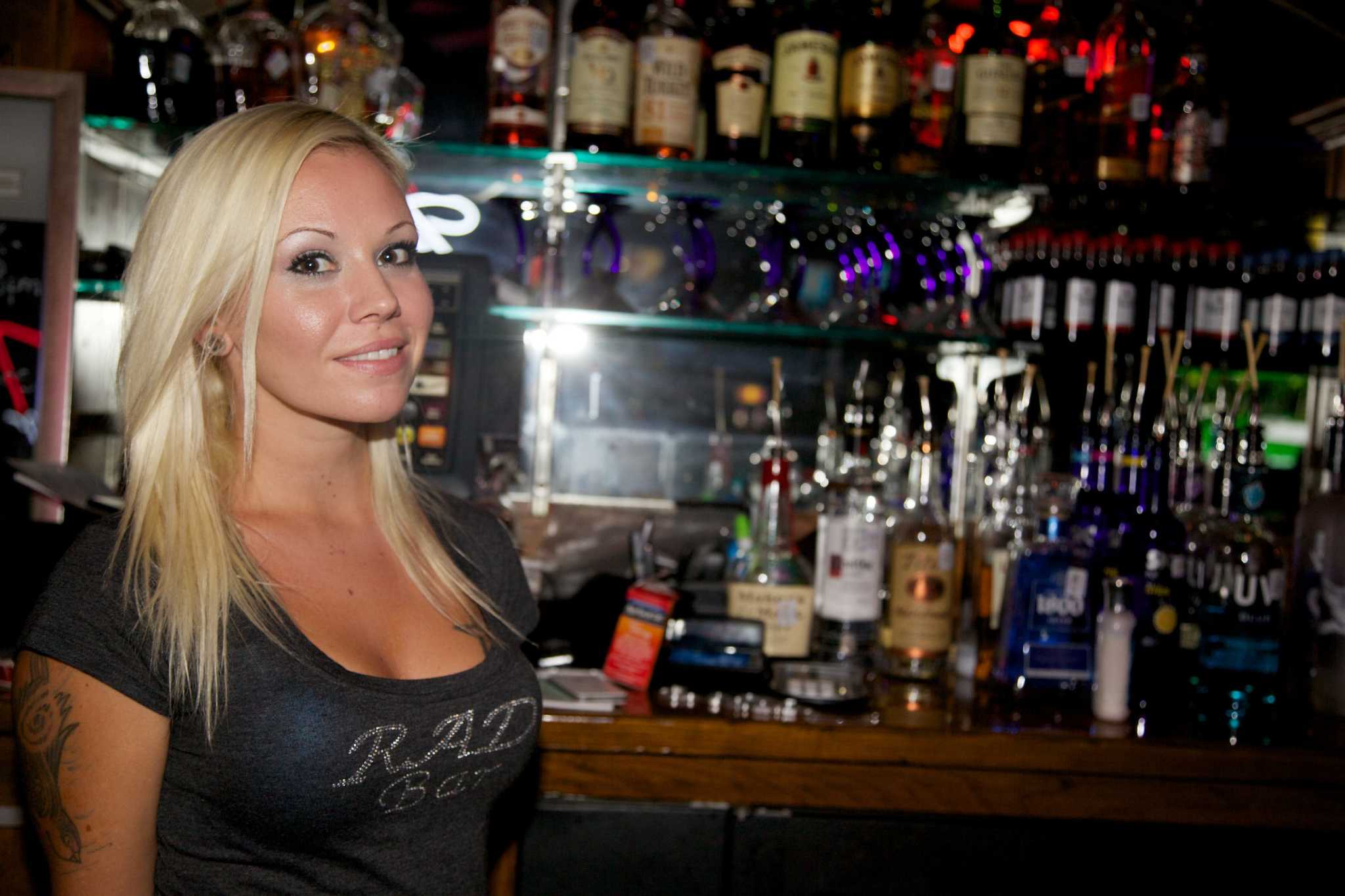 Pub Crawl: RAD Bar & Grill