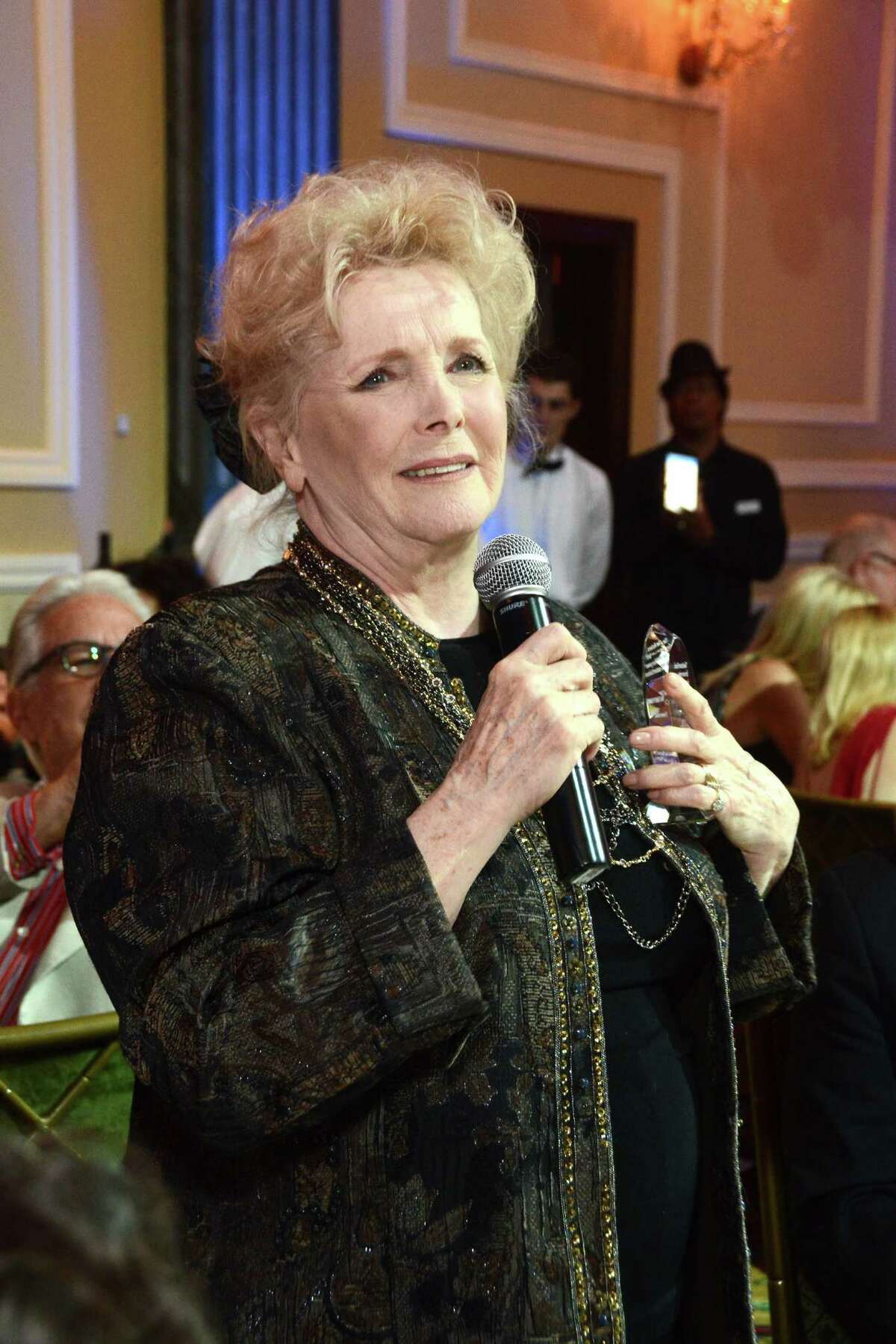 Star of 'Frasier' dies at 77