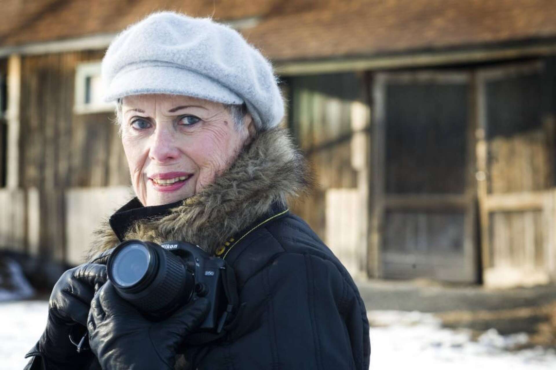Photo exhibit on barns sheds light on city's farming roots