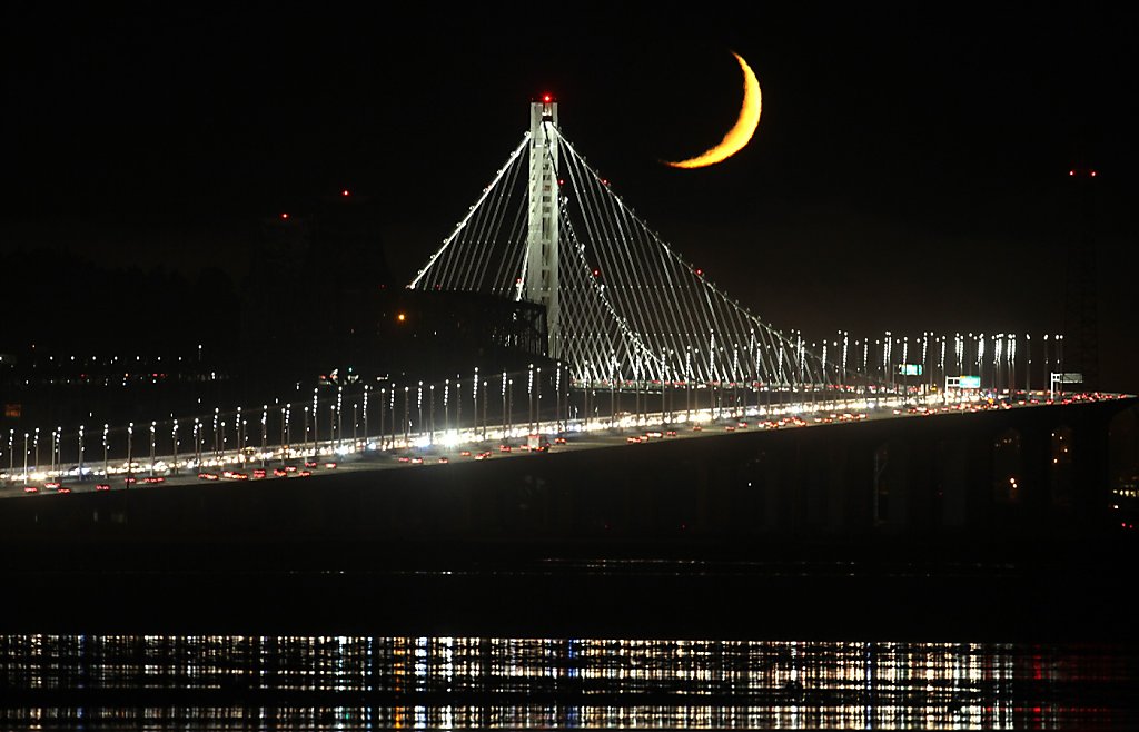 Bay Bridge's new span well crafted, but not iconic