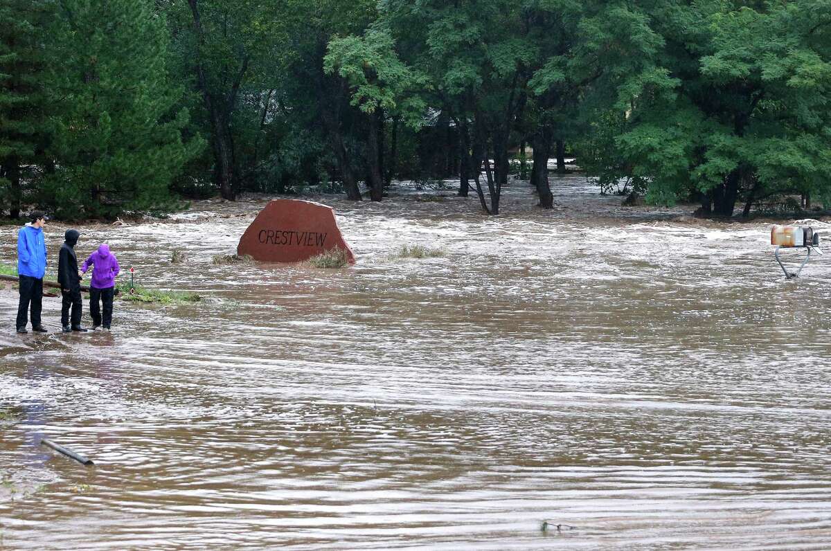 Heavy rains cause flooding in Colorado