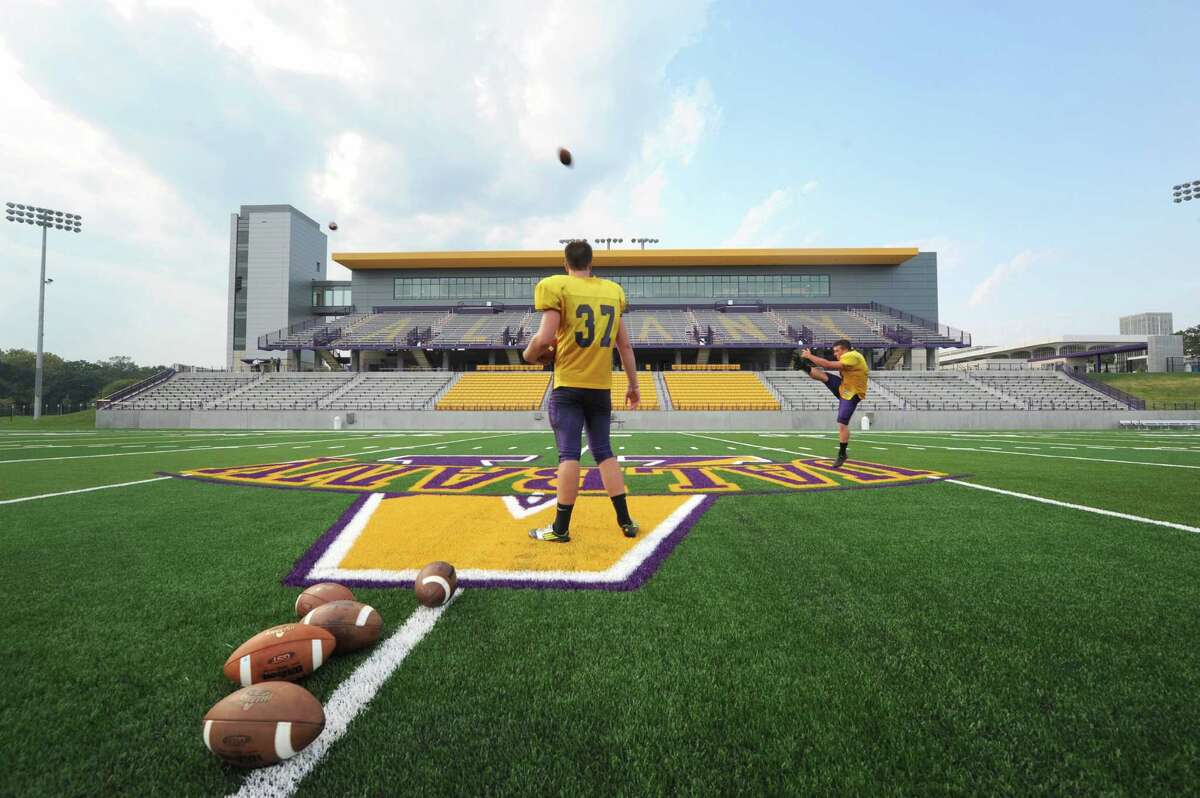 Field is big win for UAlbany coach