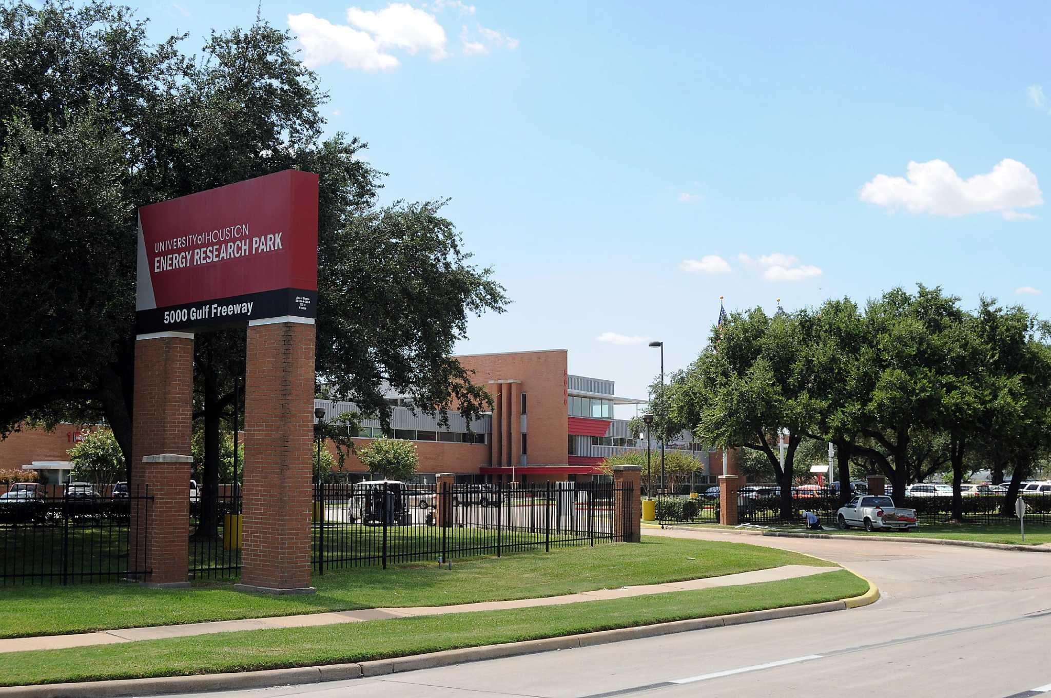 Schlumberger donates $2.35 to UH facilities at its former HQ