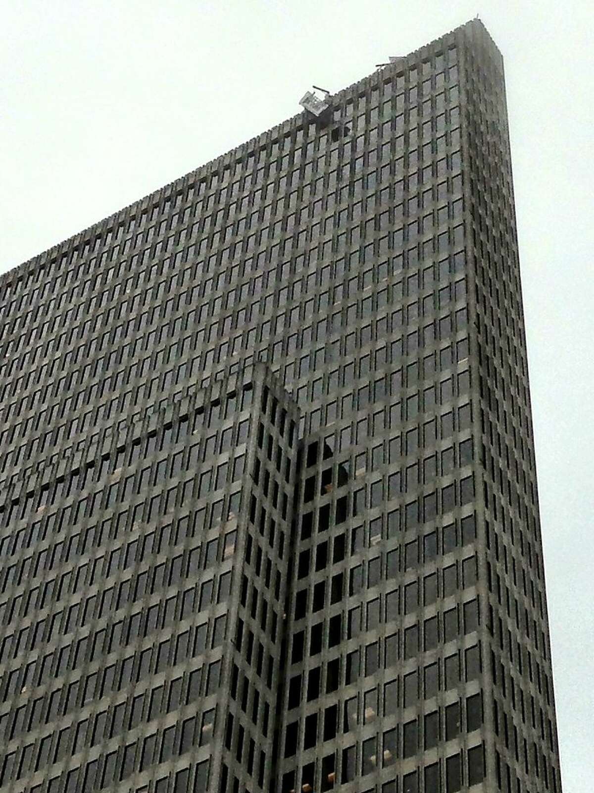 SF window-washing rig secured, streets reopen