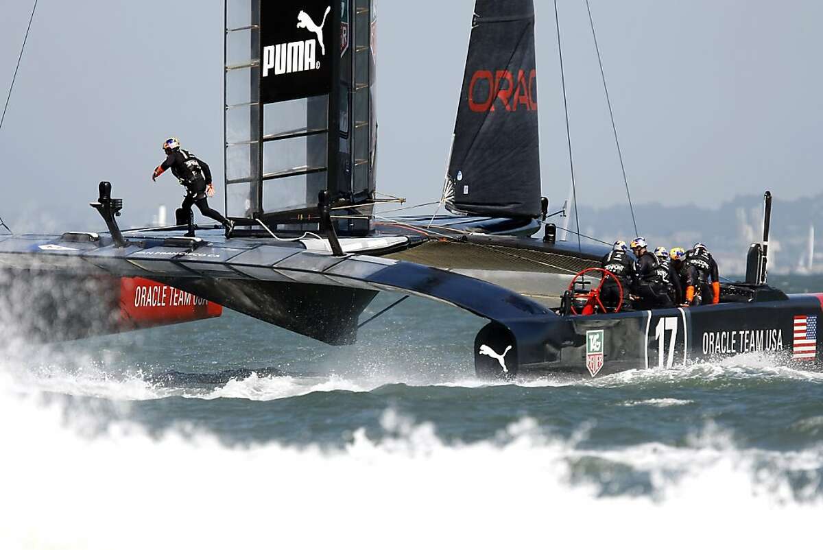 Oracle takes race after near-wreck for New Zealand
