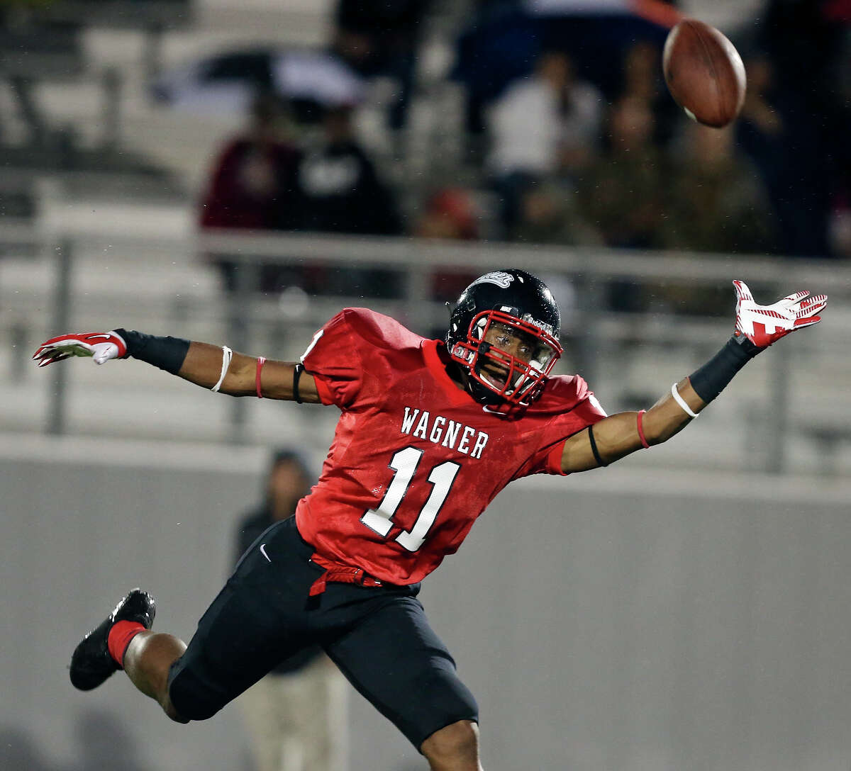 Churchill shakes slow start, romp past Wagner