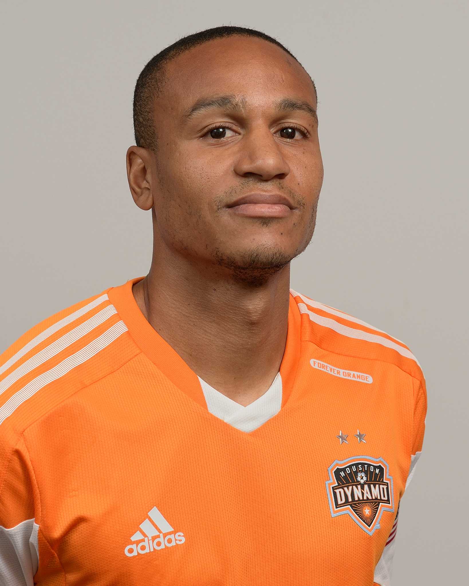Dynamo keep playoff hopes alive with win over Union