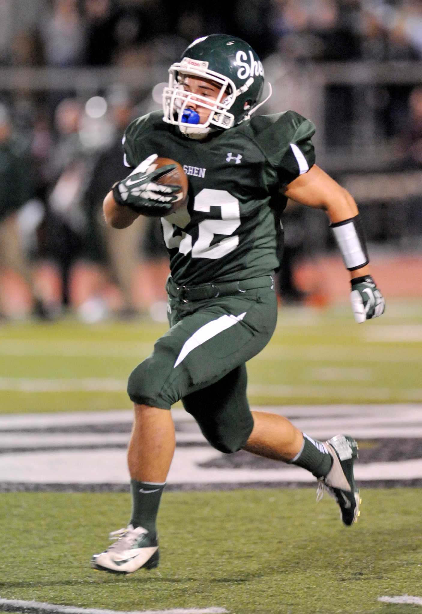 Shen gets big victory in division