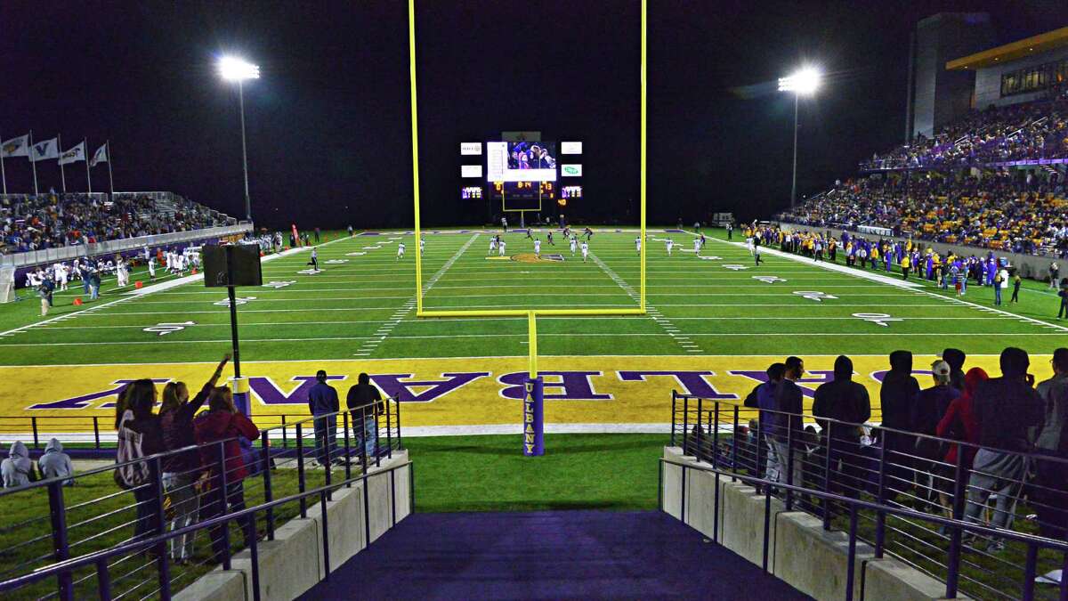 Stadium opens with loss