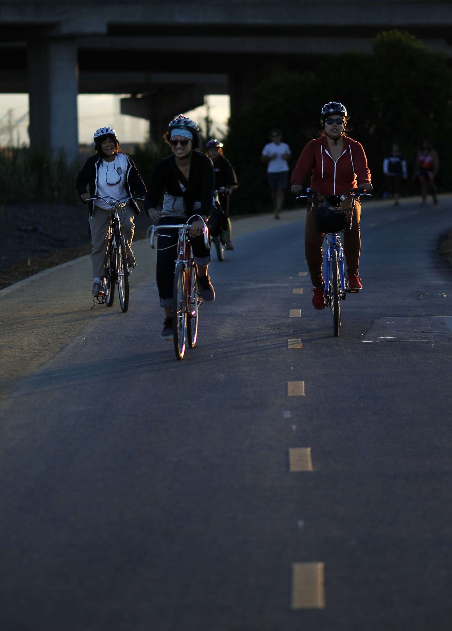 Bay Bridge's $9.4 million temporary bike path to be razed