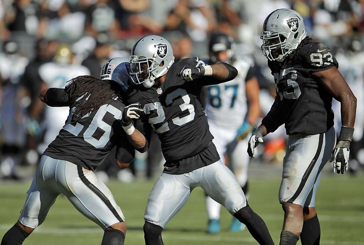 Raiders' Porter returns to mile-high Denver after seizure