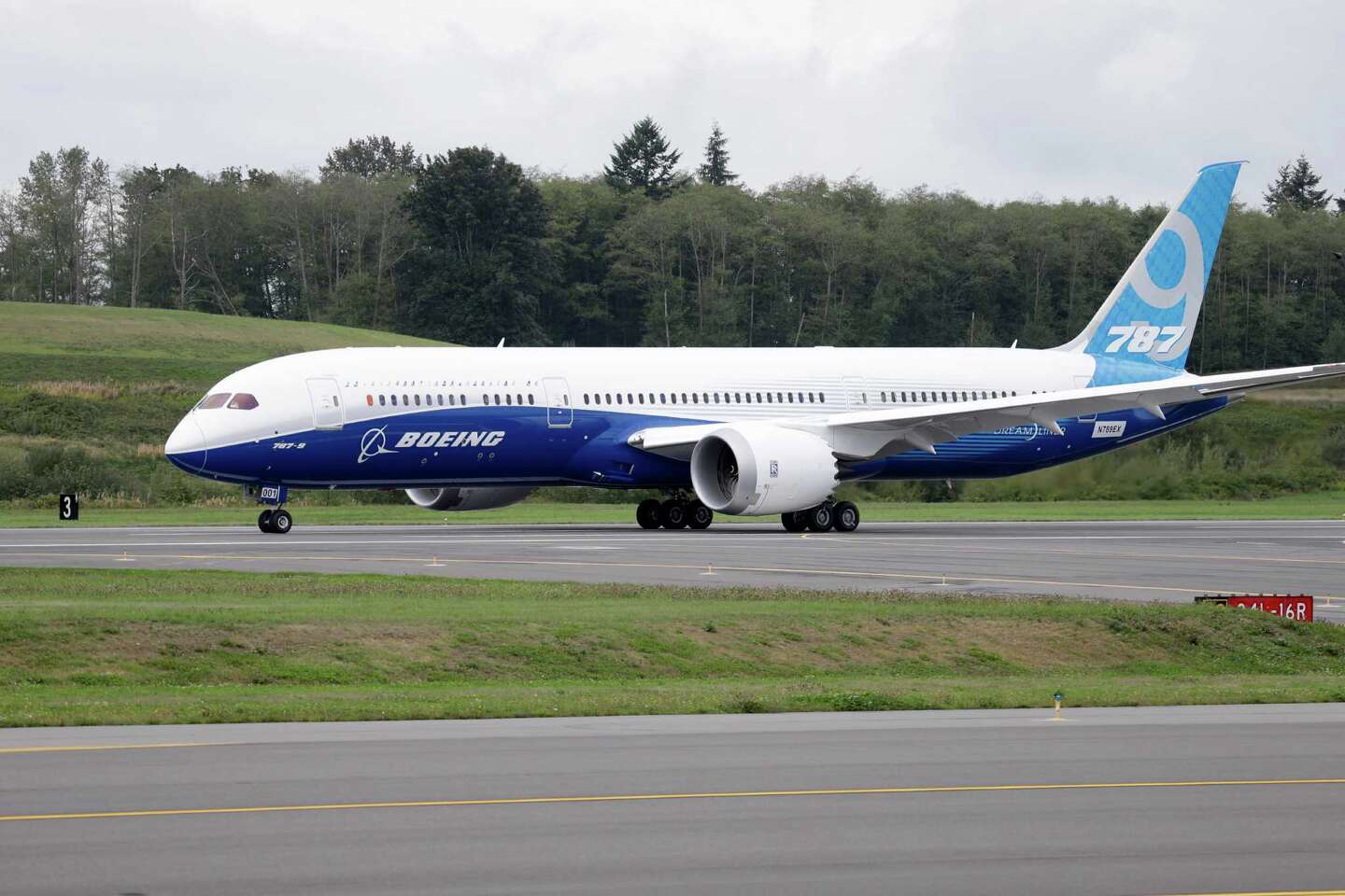 First Boeing 787-9 flies