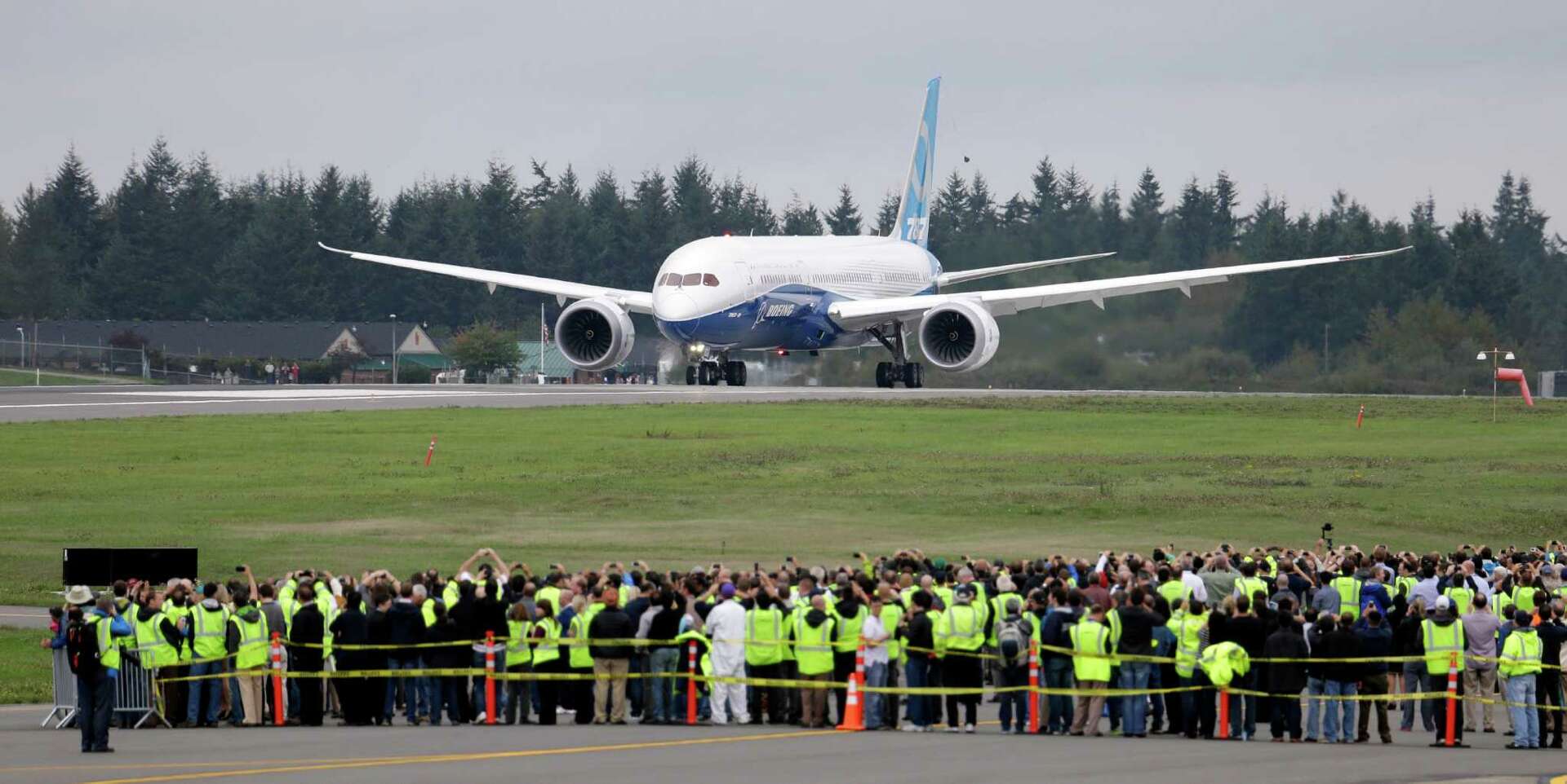 First Boeing 787-9 flies