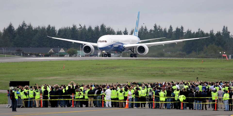 First Boeing 787-9 flies