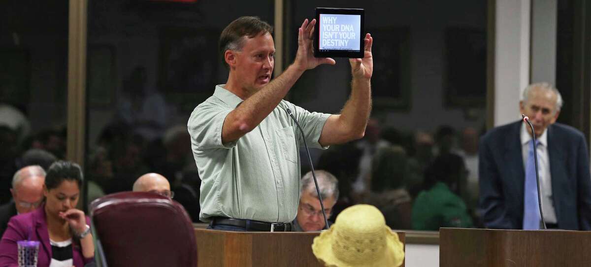 Textbook hearing draws evolution supporters, detractors