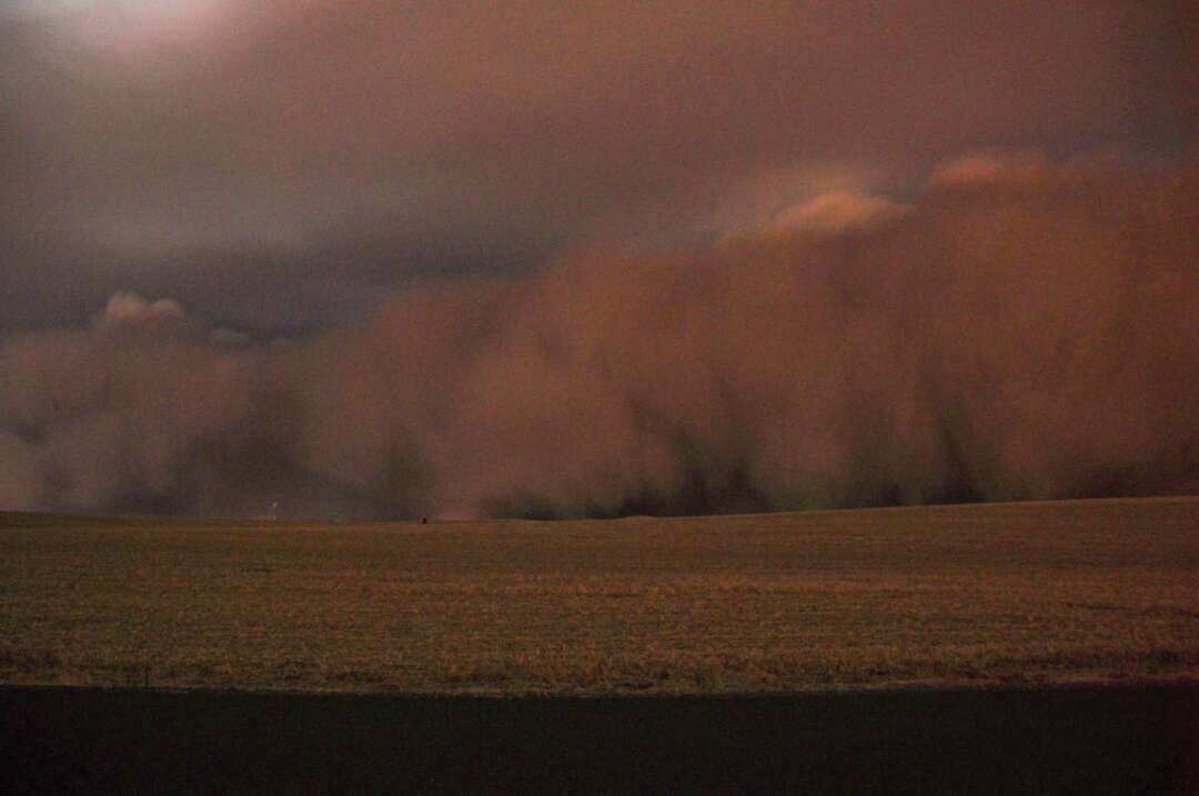 Photos: Major ‘haboob’ – dust and windstorm – strikes eastern Washington