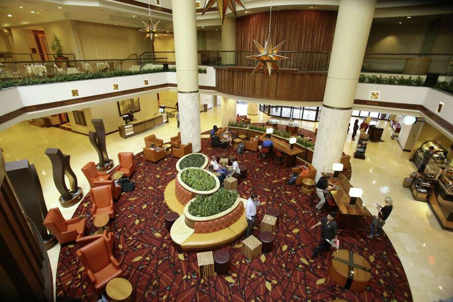 Lobby upgrades make hotel guests mingle, coffers jingle - San Antonio ...