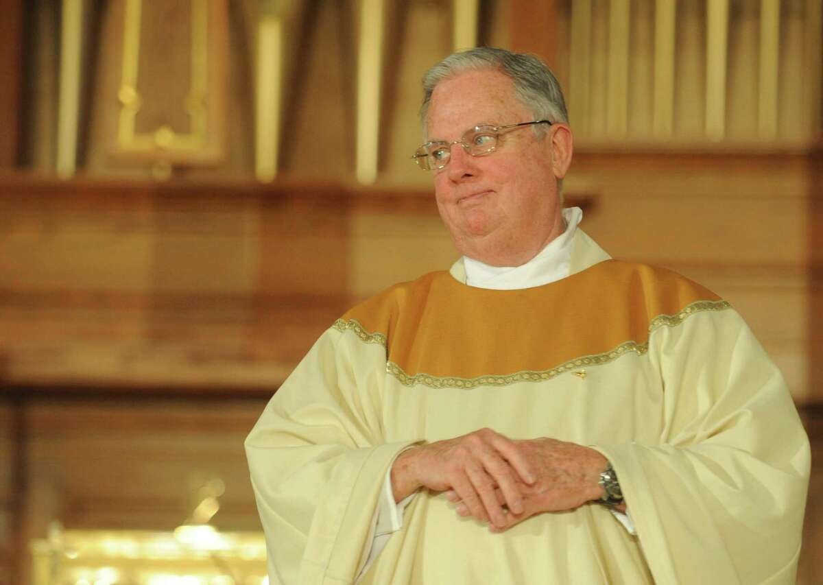 More than 1,200 welcome new bishop