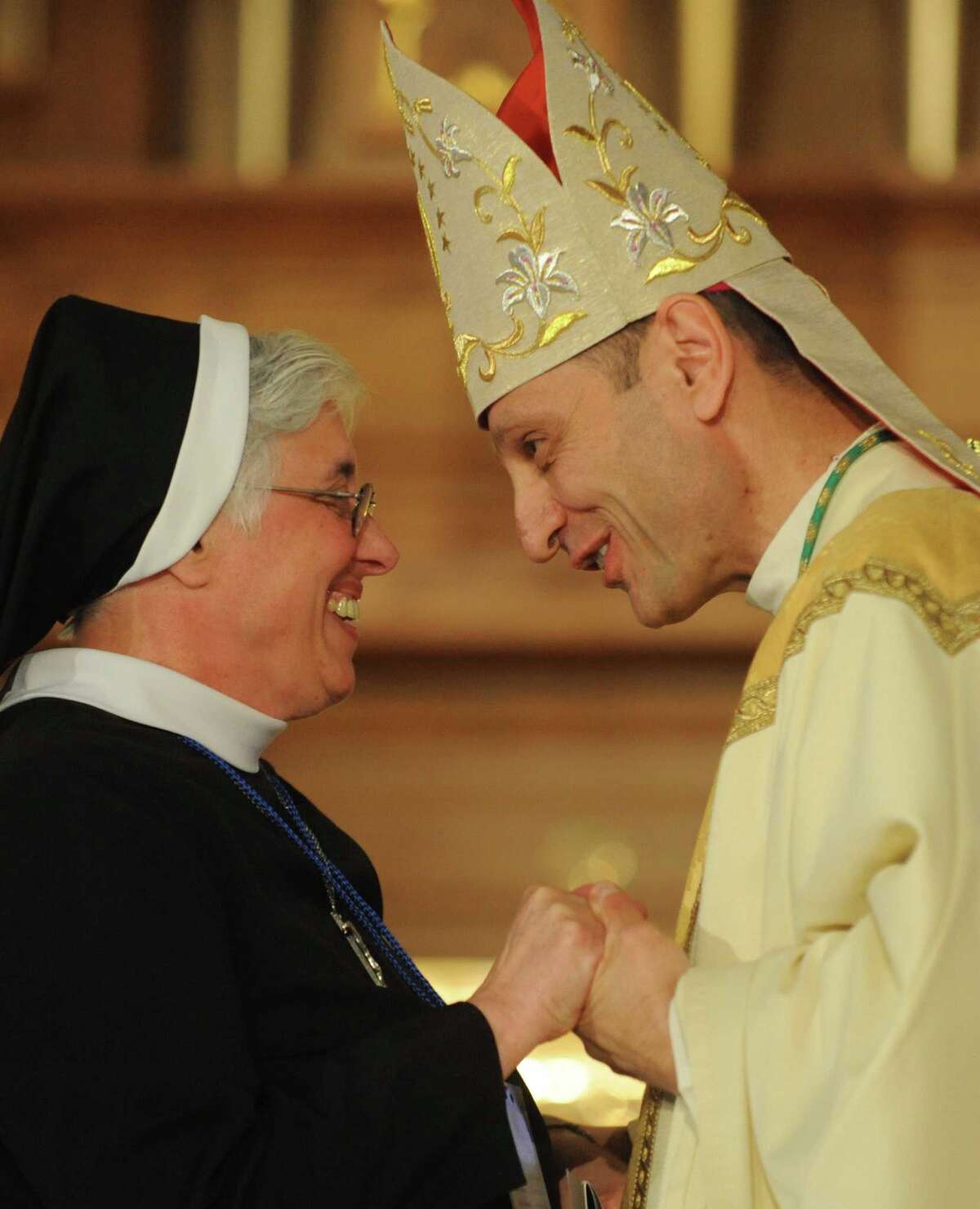 More than 1,200 welcome new bishop