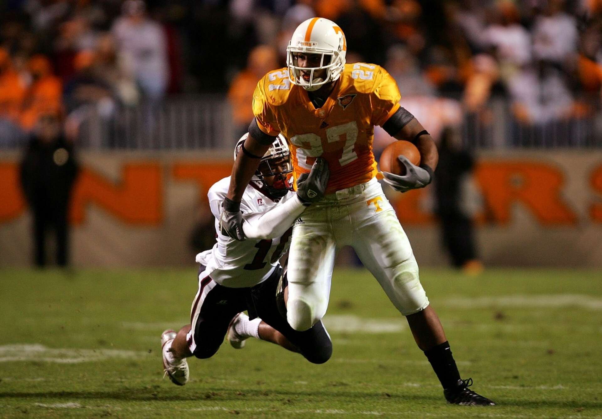 Arian Foster sues Norwood for defamation