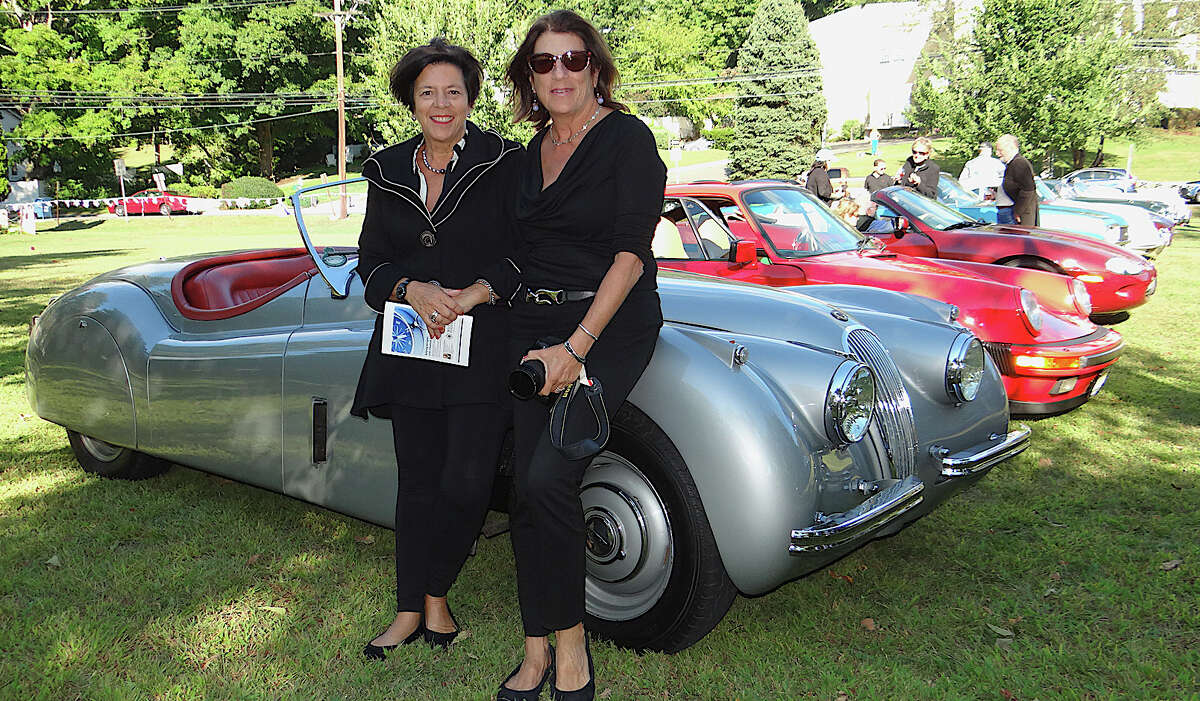 Vintage car enthusiasts stage tour for charity