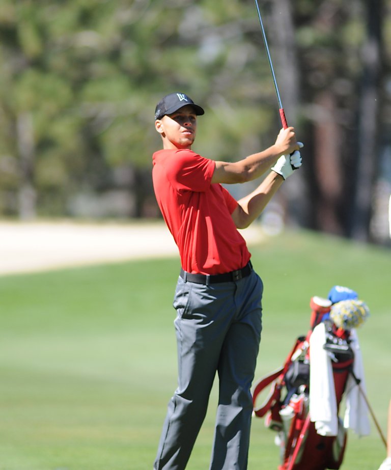 Warriors' Curry inspires others to donate