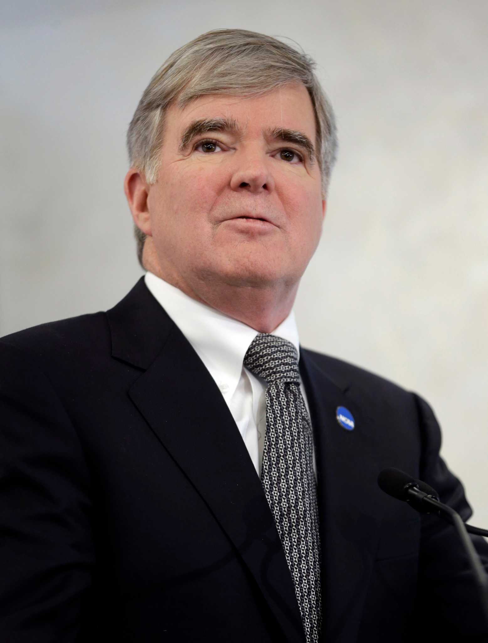 Emmert suggests big changes ahead for NCAA