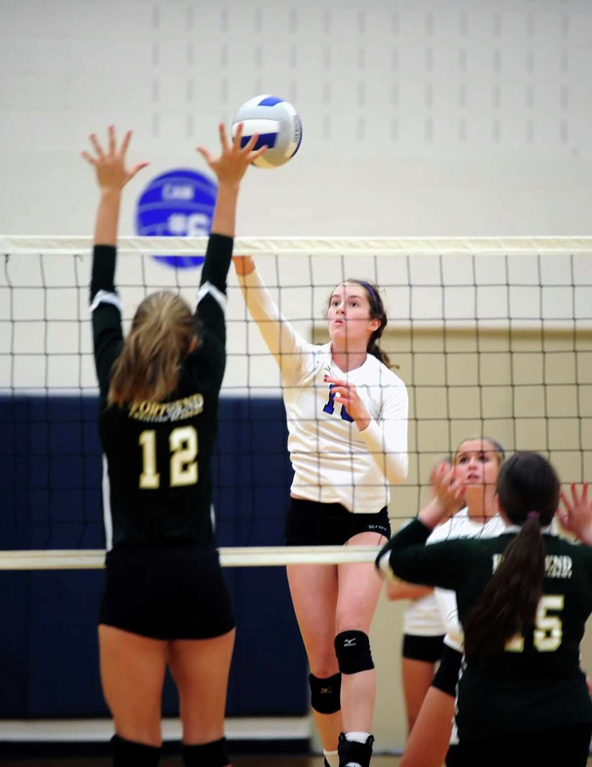 Second-year coach restores confidence in Episcopal girls volleyball program