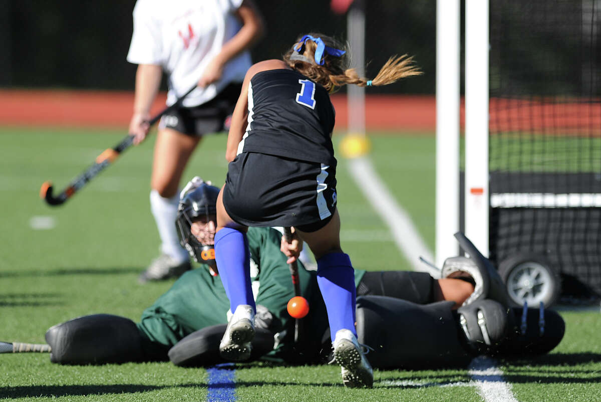 Darien defeats Greenwich in FCIAC field hockey duel