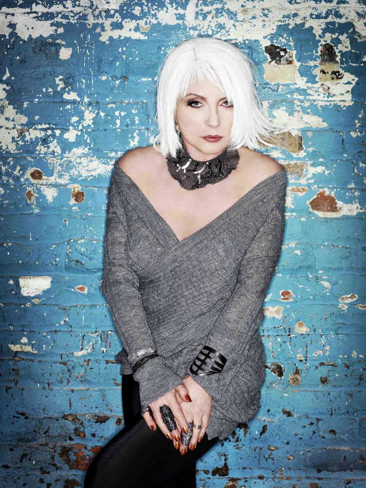 16-year-old Laredoan seeking a forever family fills in as court bailiff