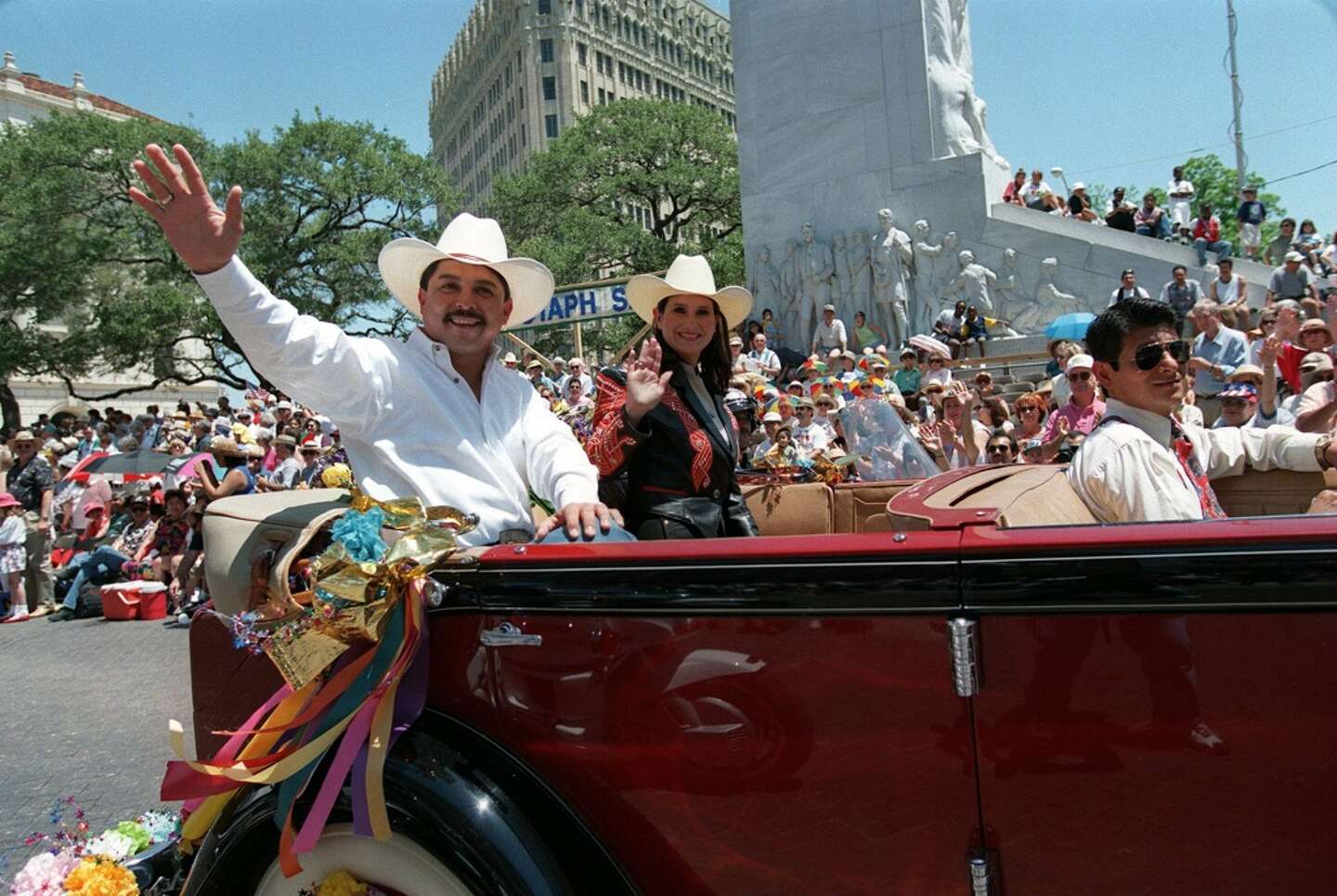 Tejano music legend, San Antonio native Emilio Navaira dies at 53 in ...