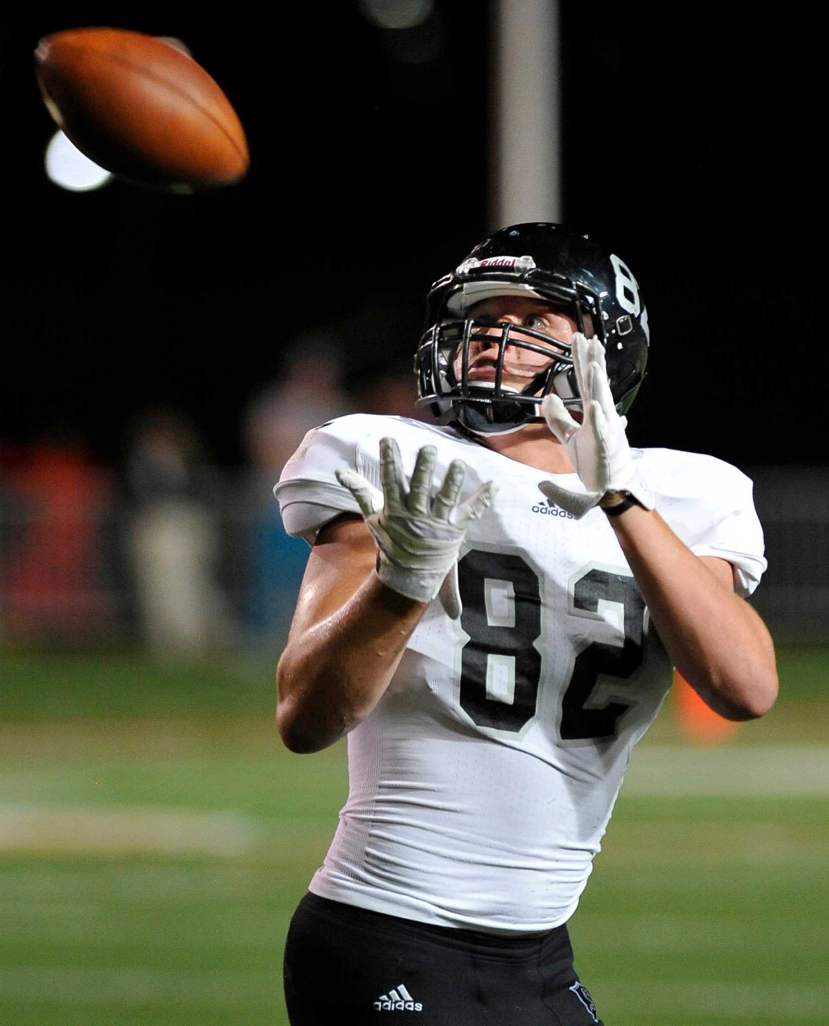 Steele airs it out, routs San Marcos