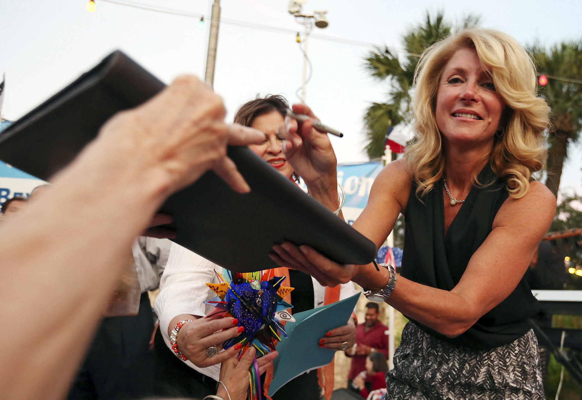 As Wendy Davis readies launch, half of voters undecided