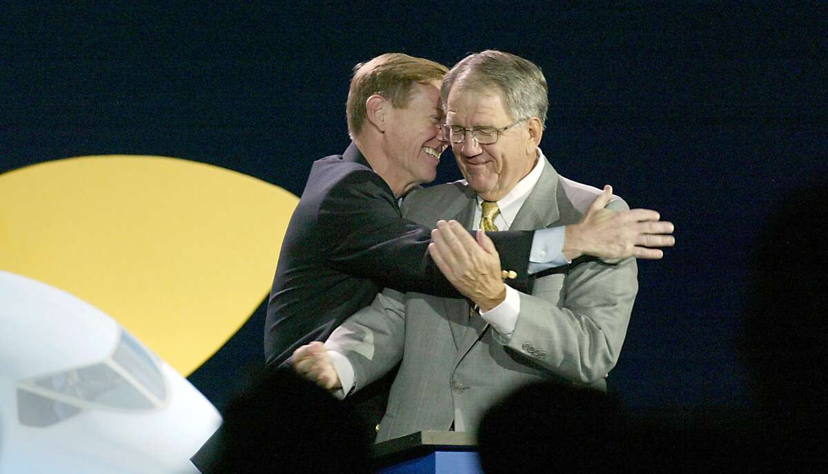 Report: Mulally top candidate to head Microsoft