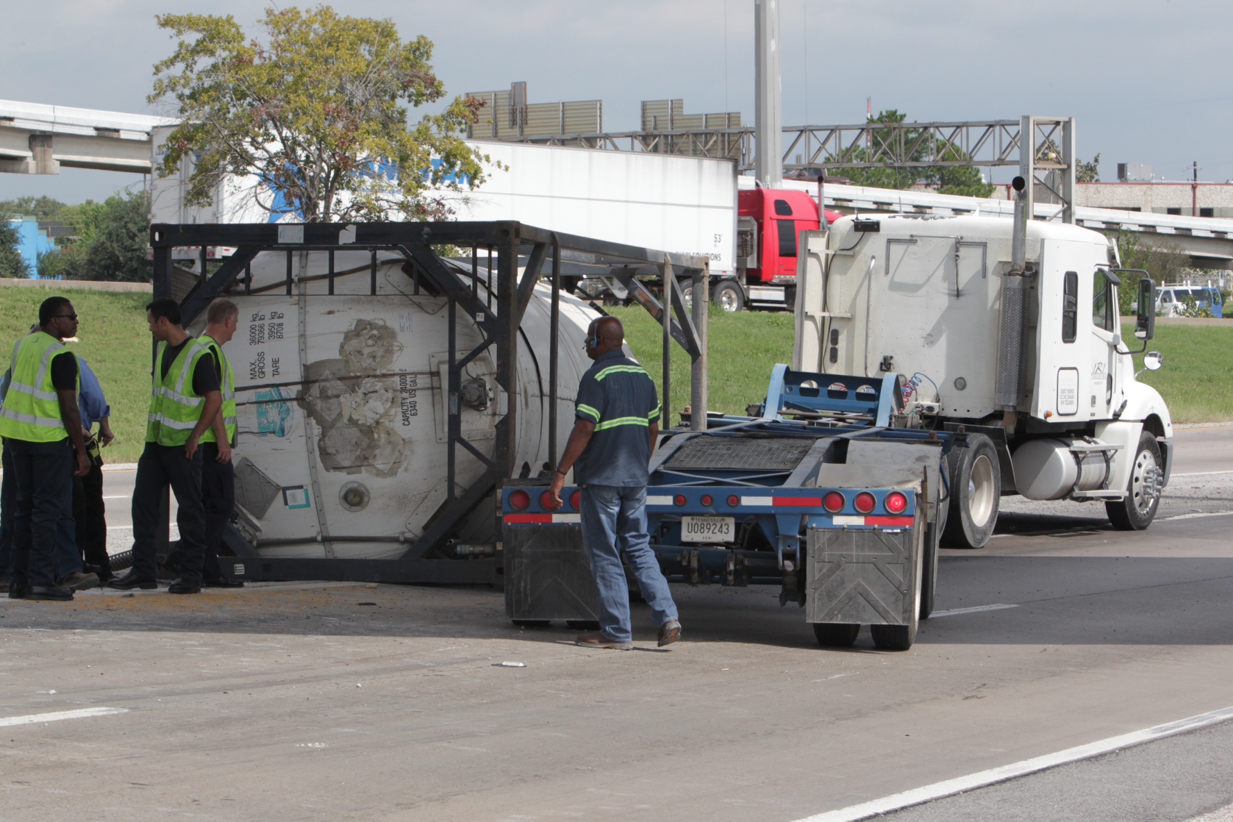 Heavy truck blocking main lane at South Loop and I-45