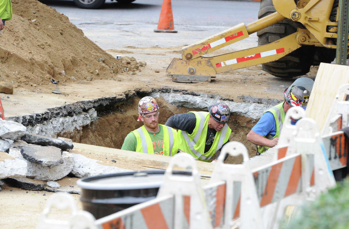 Con Ed to test fix to get trains back on track