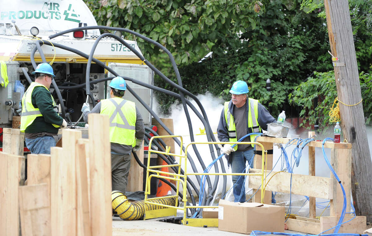 Con Ed to test fix to get trains back on track