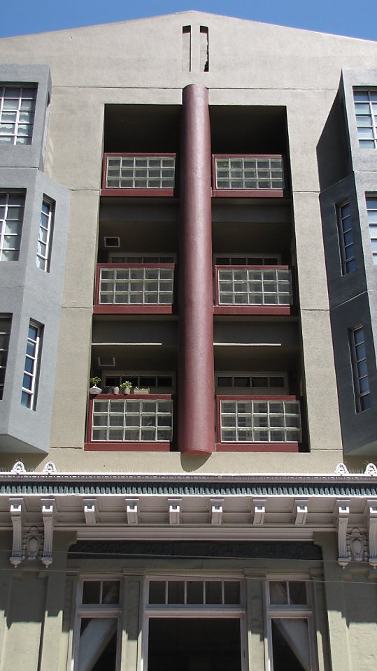 A 1916 building gets topped off 1980s style