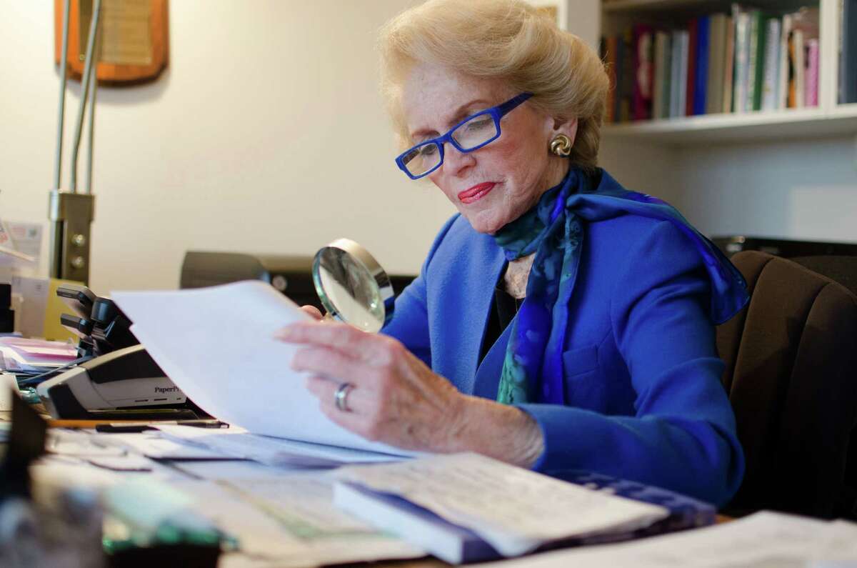 Analyst can read the handwriting