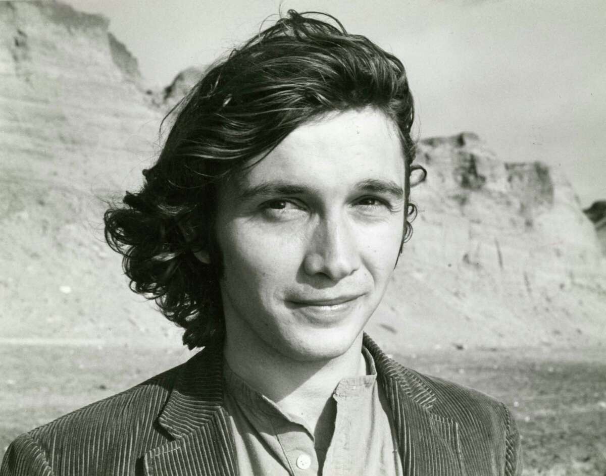 Shake Russell sings to bring listeners a sense of community