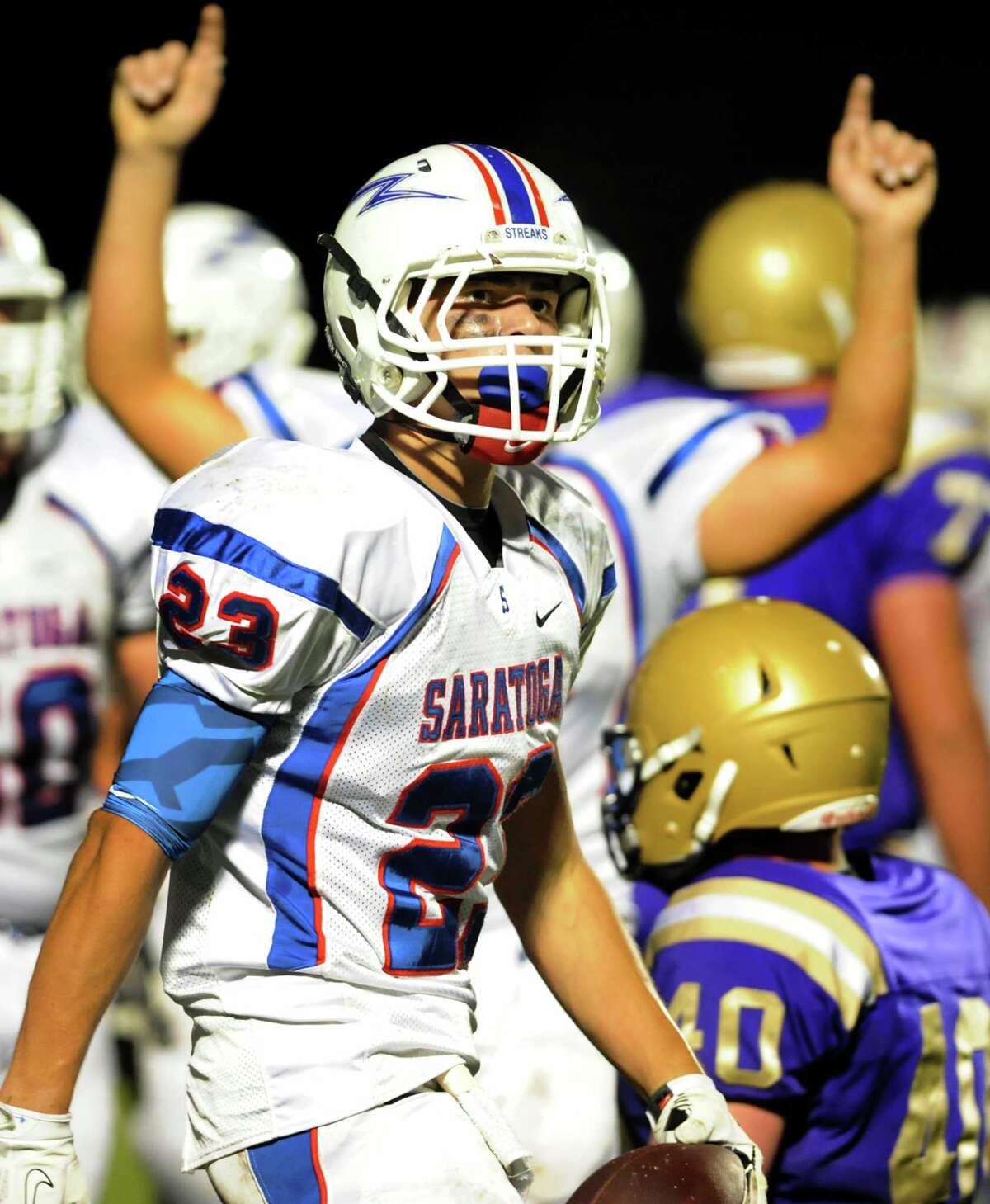 Brothers run past Blue Streaks