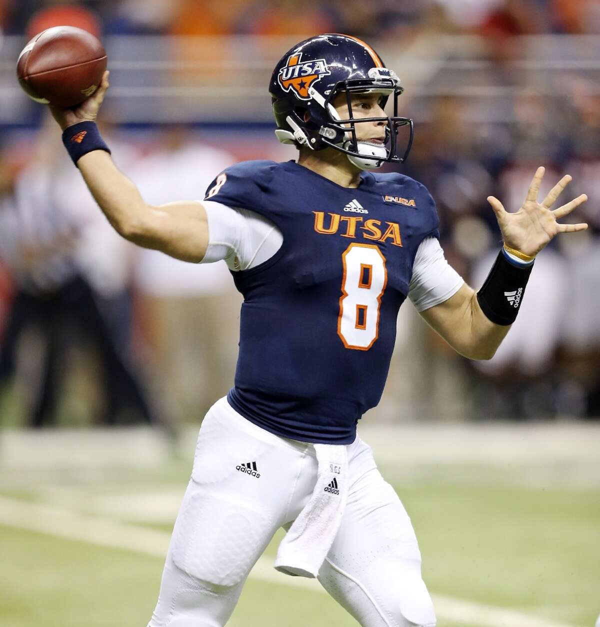 Roadrunners flatten out vs. Houston